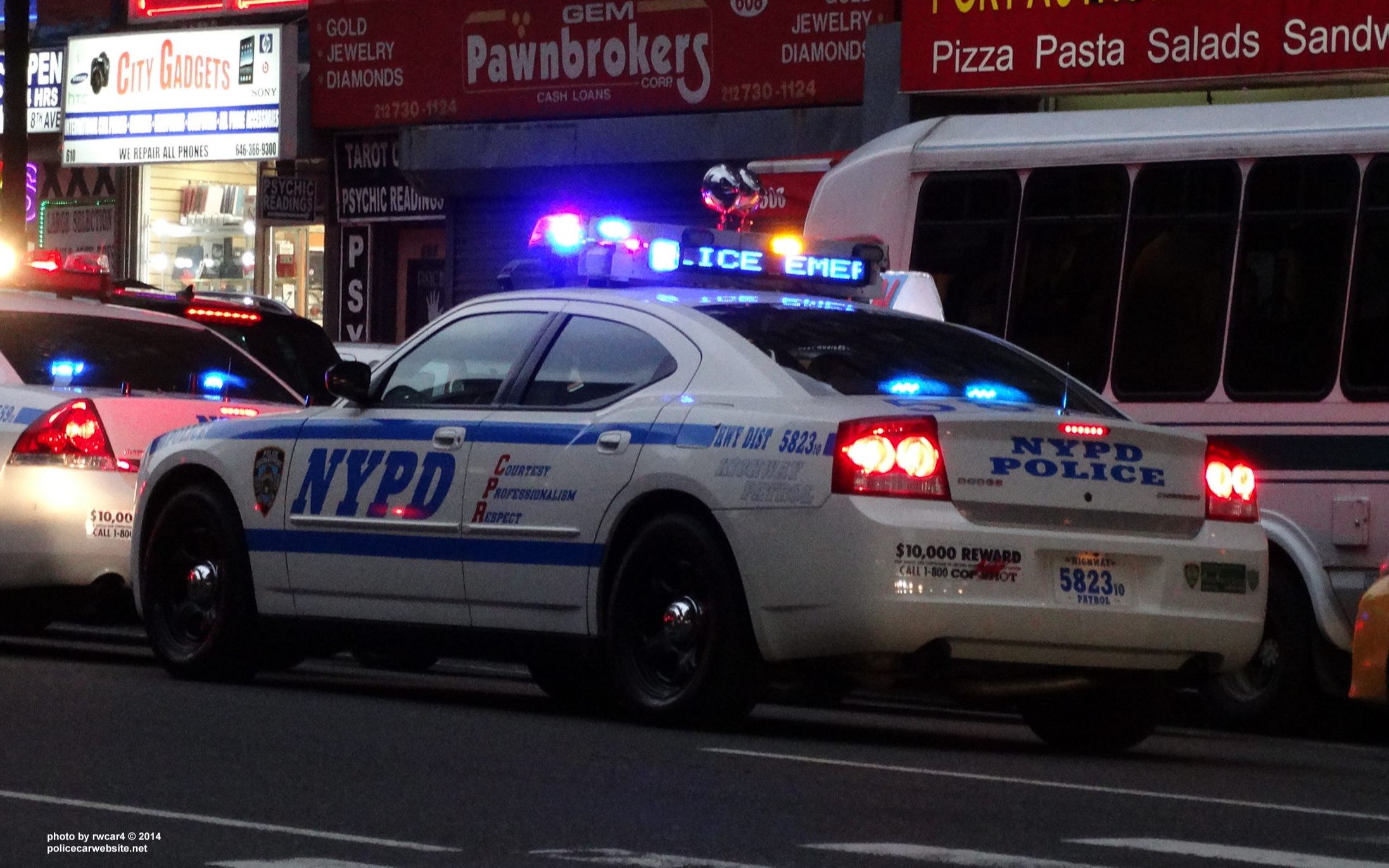 美国警车警笛音-联邦信号SS2000 Rumbler演示(NYPD纽约市警察局同...