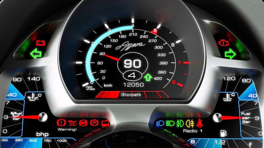 什么时候给汽车加油最好?油表亮红灯还能跑几十公里