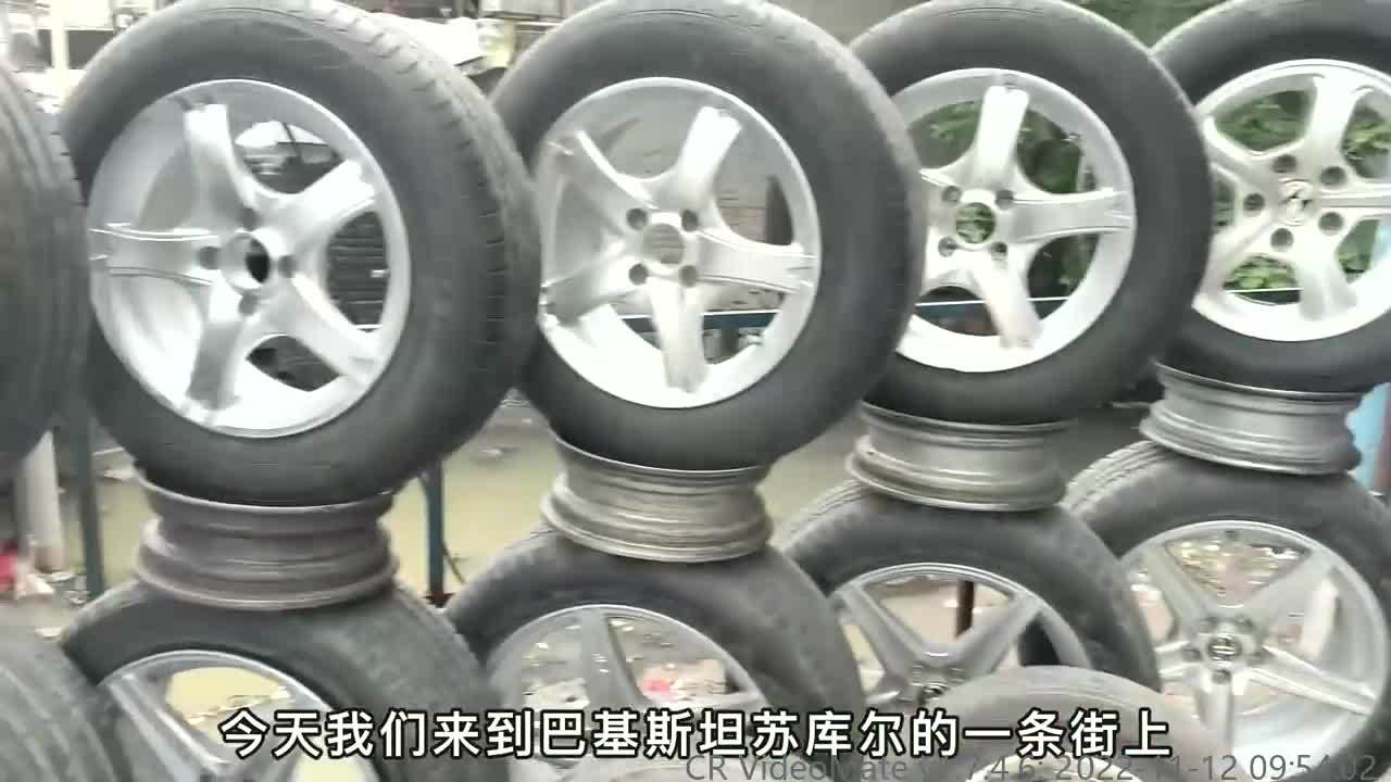 巴铁兄弟精湛修补轮毂技术,修复好跟新的一样,真是厉害