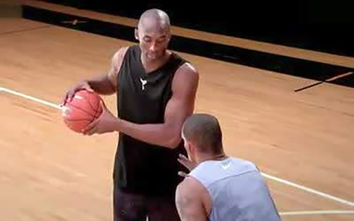 篮球教学:强化肌肉记忆的投篮练习,让你像库里一样准!