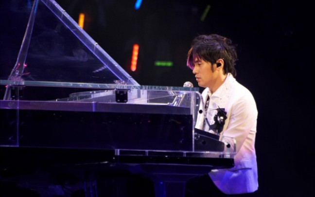【杰伦生日快乐】周杰伦2008世界巡回演唱会深情弹唱《最长的电影》