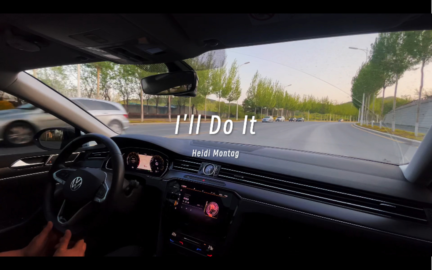 ...更生,大半夜考验想象力丰富的老同志的定力,这样不好。希望能过审。