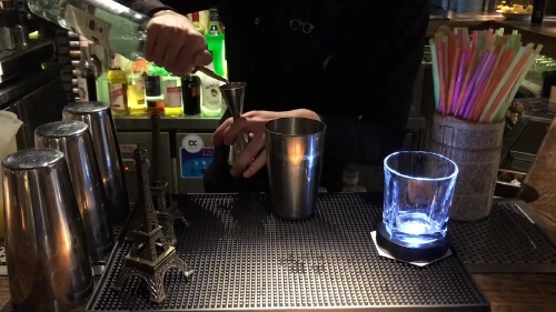 来自广东的一封信:朗姆酒.香蕉力娇酒.柠檬汁.红石榴糖浆.百