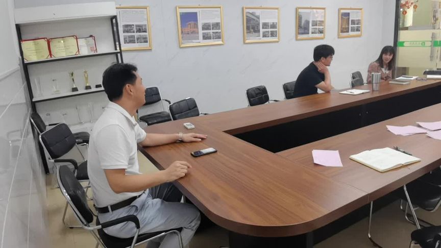 周日,公司管理层在目标达成咨询老师的指导下碰撞智慧