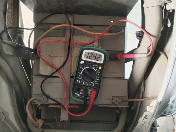 电瓶车电量虚、掉电快,先别急着整组换掉,可能是天冷也可能是其中一...