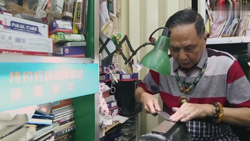 磨刀匠:一个慢慢消失的古老行业,消失在我们童年的记忆里