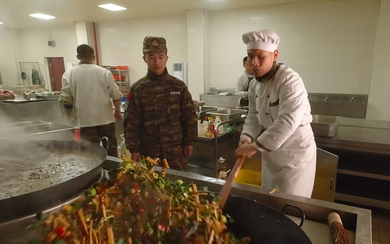 煎炒烹炸炖!特战炊事班长告诉你部队“年夜饭”伙食究竟怎么样