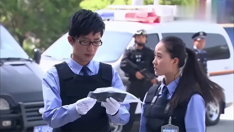 交警执勤时竟被人打死,上层领导知道此事后,直言必须血洗黑社会