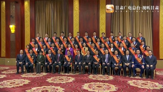林铎唐仁健欧阳坚等会见甘肃省受表彰的全国劳动模范和先进工作者