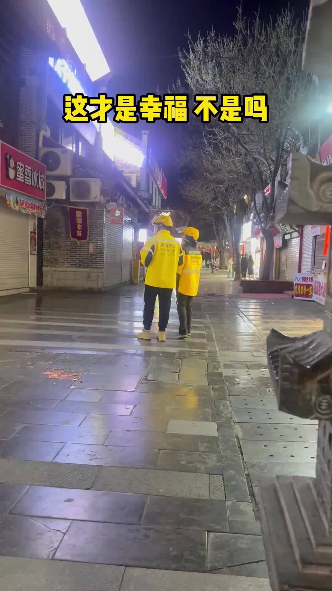 现实不该对标摆拍的网络有什么条件就过什么样的生活简单就是幸福