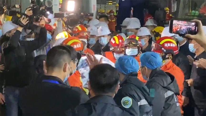 第7名被困人员被救出!湖南长沙楼房倒塌事故现场救援最新进展