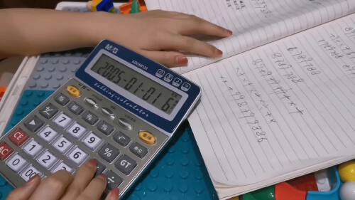 计算器弹奏《孤勇者》神还原!这次真不是配音,速邀好友来挑战听力!