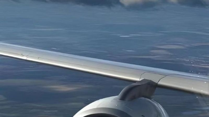 万米高空客机挡风玻璃破裂,四川航空8633号航班