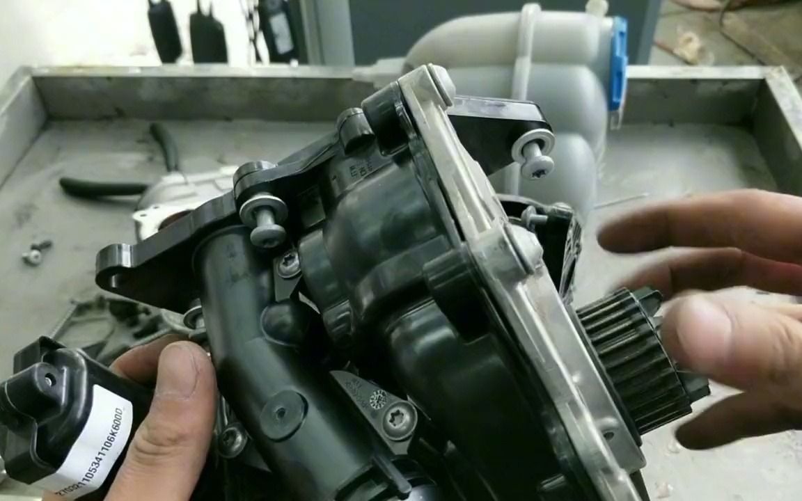 新款奥迪车的节温器真的很难换吗