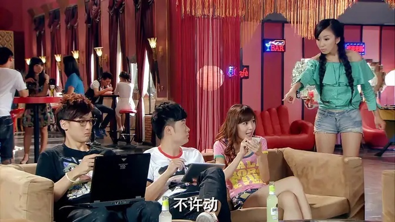 爱情公寓:网络世界安全吗,曾小贤为大眼美女,花费巨款