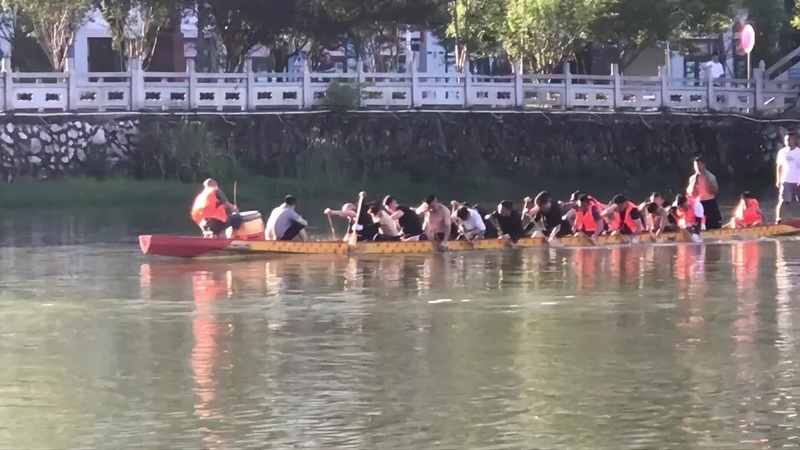 创作者大会 划龙舟 让我们荡起双桨小船儿推开波浪
