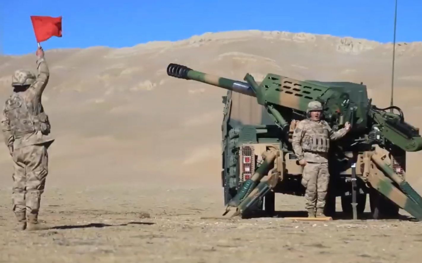 中国陆军4型车载榴弹炮系统