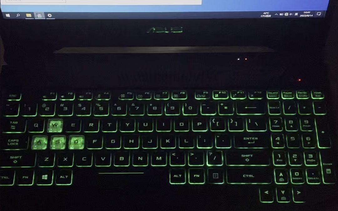 笔记本电脑-华硕飞行堡垒7