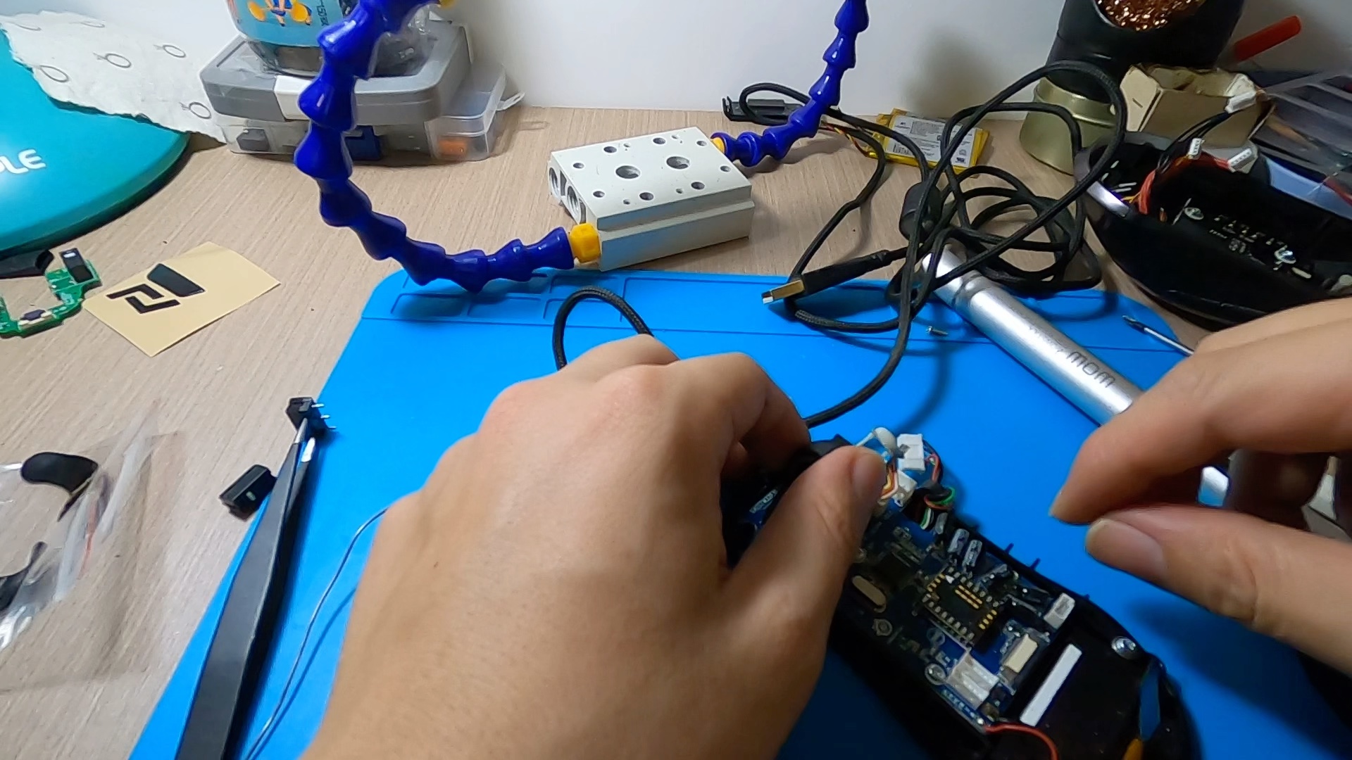 赛睿大师鼠标拆解更换微动