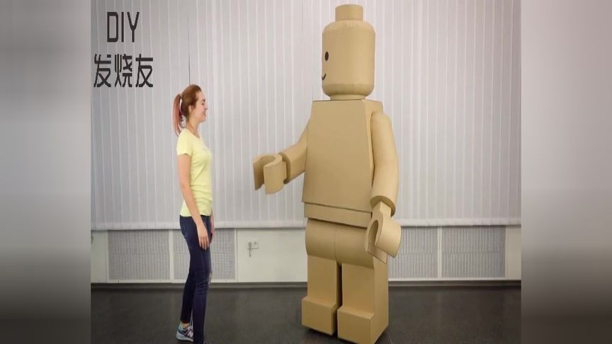 制作一只用身体控制的机器人模型,动作很灵活!