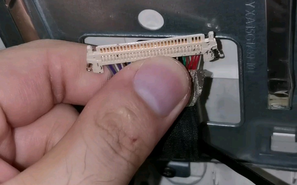 电脑显示器维修,换灯条,改装灯条,改装灯条插口