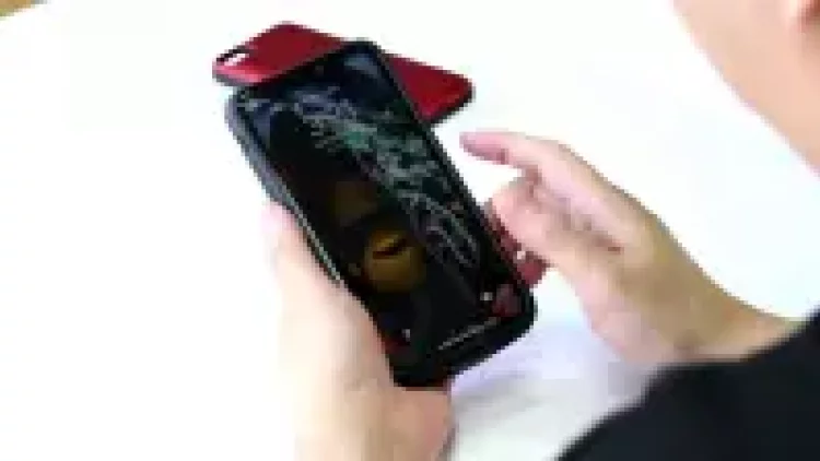 背夹充电宝拆装视频1