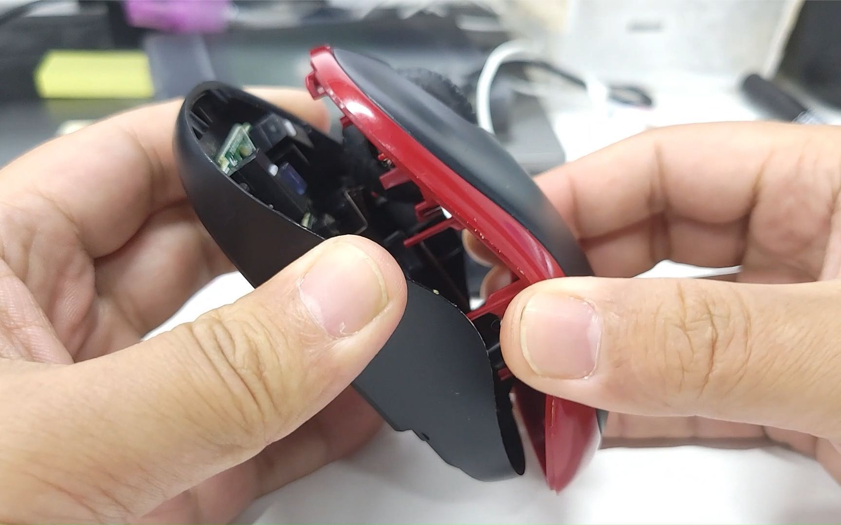 罗技M185无线鼠标拆解,滚轮采用光电编码器