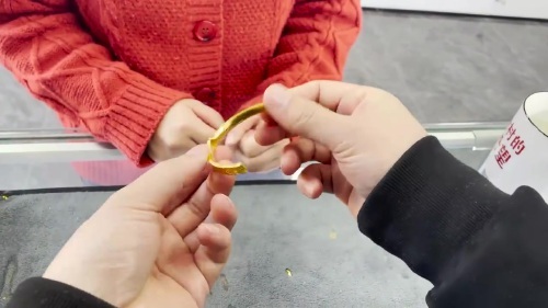 30克的镯子是真金的吗?