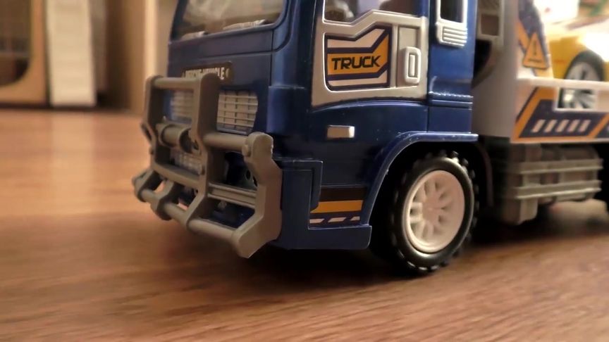 益智早教汽车玩具 两个小汽车相撞,等待救援的宝宝玩具动画