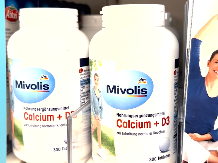 在德国逛dm超市保健品,钙片和硒片