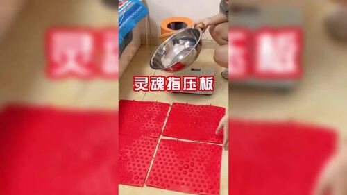 搞笑段子:看闺蜜之间是如何恶搞的,场面十分搞笑