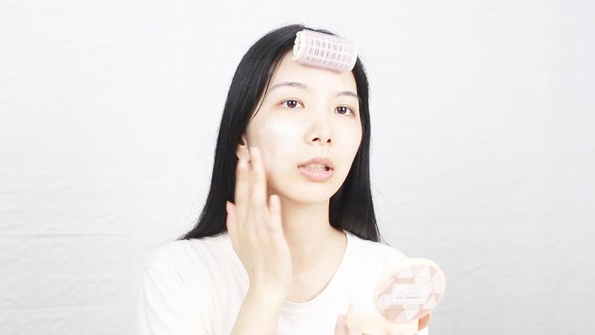 爱化妆的豆豆教大家,妆前的隔离霜怎样使用,不会化妆的看过来!