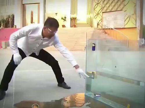 连云港大爷发明了钻石破窗器,不仅能即时破窗还可以打碎防弹玻璃