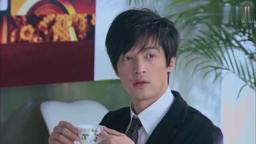 看蛋糕店老板娘是如何教胡歌做现磨咖啡豆的咖啡