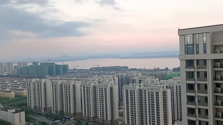 置地高端社区,破冰价。单价7500。包一半增值税#一线江景