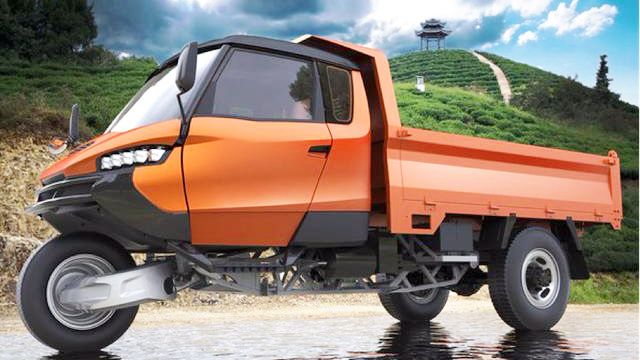 “三轮皮卡”买它要排队!自带翻斗,干完农活,还能当越野车玩!