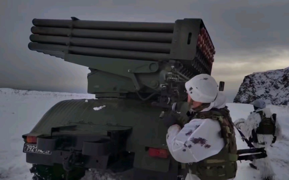 BM-21冰雹 俄罗斯122毫米多管火箭炮