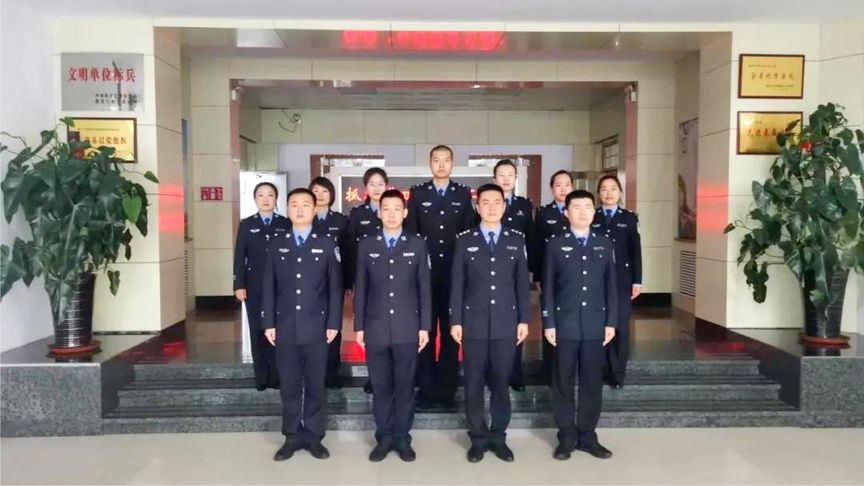 爱民区法院作品,请到美篇APP中关注“雪城法警”点赞投票吧!