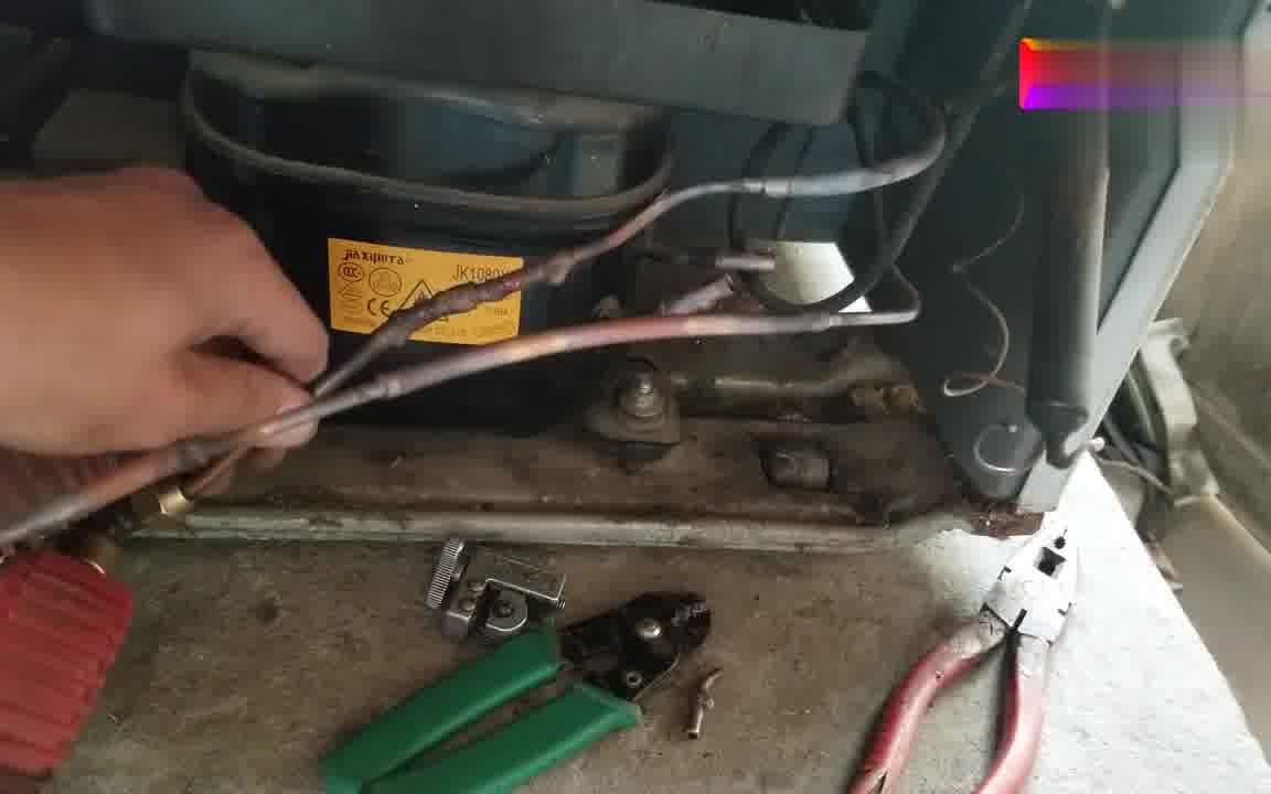 美菱雅典娜双开门冰箱冷冻室不制冷