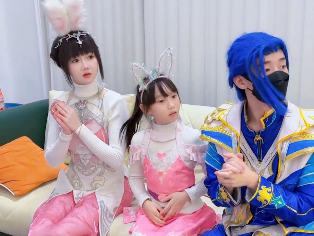 看看都是谁来给唐舞桐庆祝生日