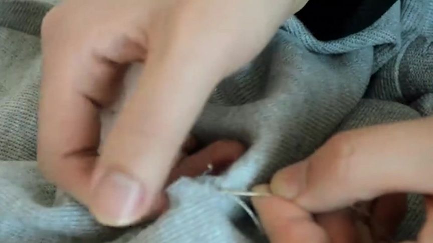 衣服开线了怎么办,奶奶教我隐形无痕缝法,看了的人都夸好
