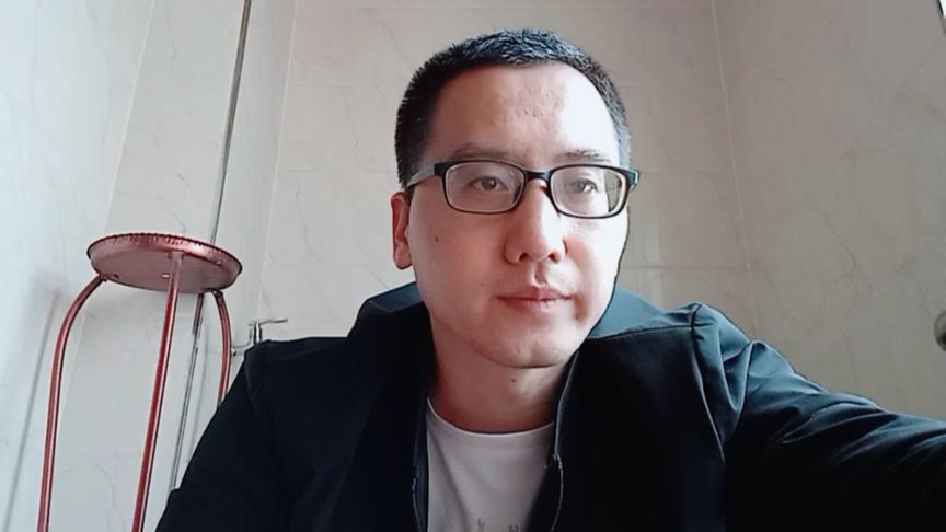 学校的老师现在扮演的是什么角色呢?