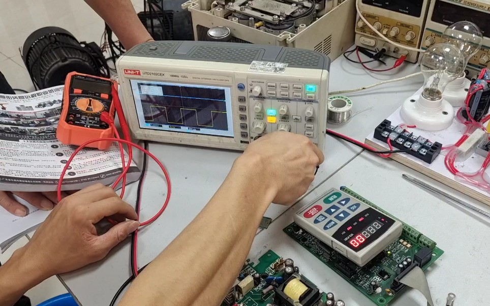 用示波器测量可控硅驱动脉冲