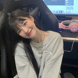丸子龙龙吖 