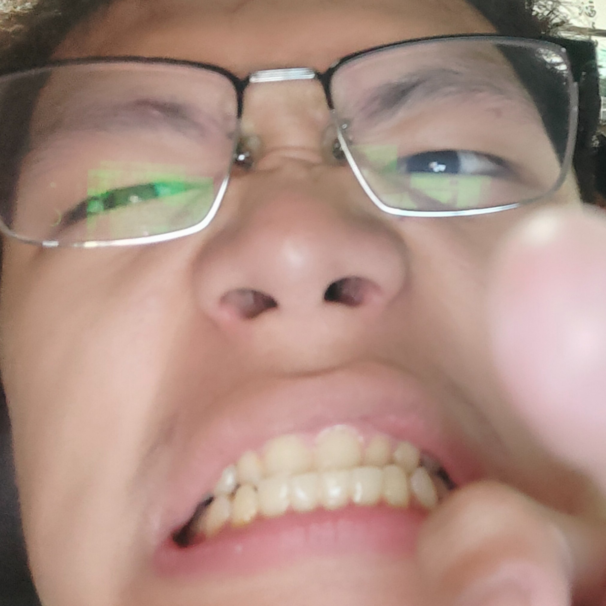 不画耳朵的瞎某某 