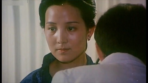 电影片段:妇人病重连西医都无法治好,却被中国针灸大夫治好!