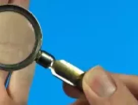 简单小发明,用家中的废旧物品做一个放大镜,你会了吗?