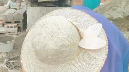 农村自建挡土墙全过程曝光!这样浇筑真的能扛住山体滑坡吗?