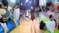 钢管小姐姐跳钢管舞,动作是那么的妖娆
