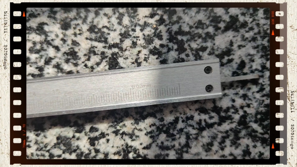 看不懂这个游标卡尺?这怎么是0.020mm啊